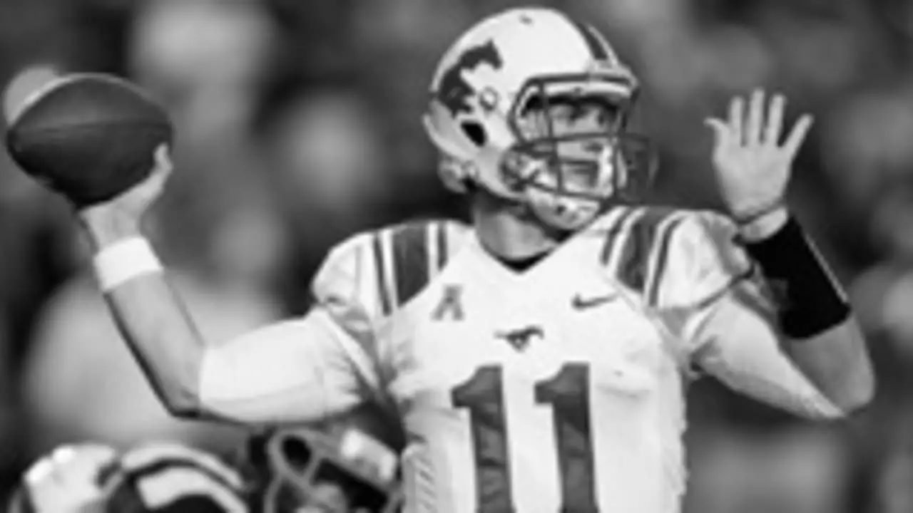 Garrett Gilbert College Stats, QB Career, SMU, Texas