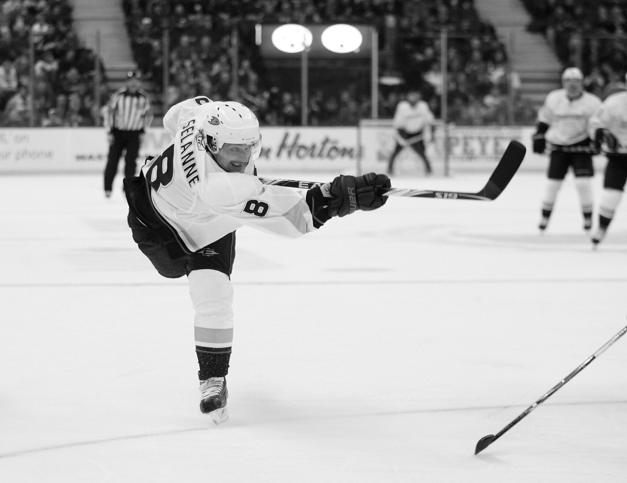 What is a Left Wing Lock in Hockey?